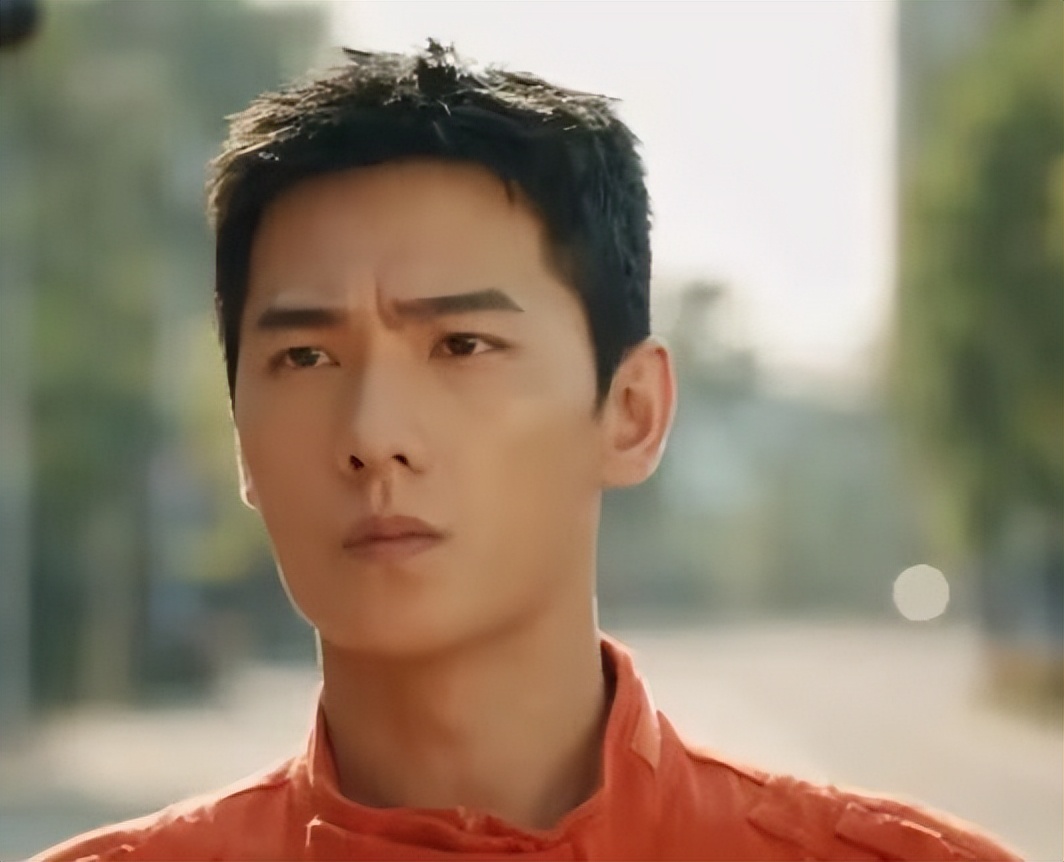 Yang Yang was "bombarded" by a creamy boy who became a greasy uncle, or ...
