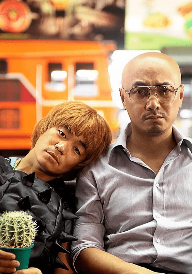 Original actor turned comedy director! His career is soaring but he is ...