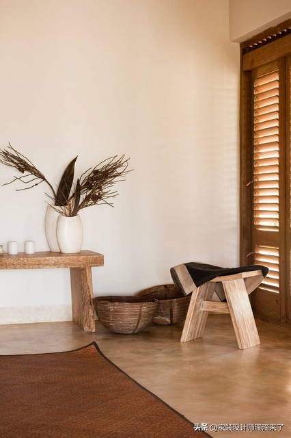 What furniture does the teak color door match? - iNEWS