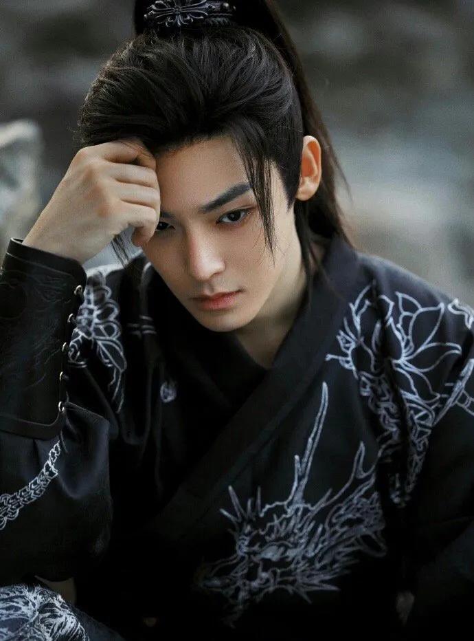 Hou Minghao was exposed to star in "Chun Hua Yan", an ancient female ...