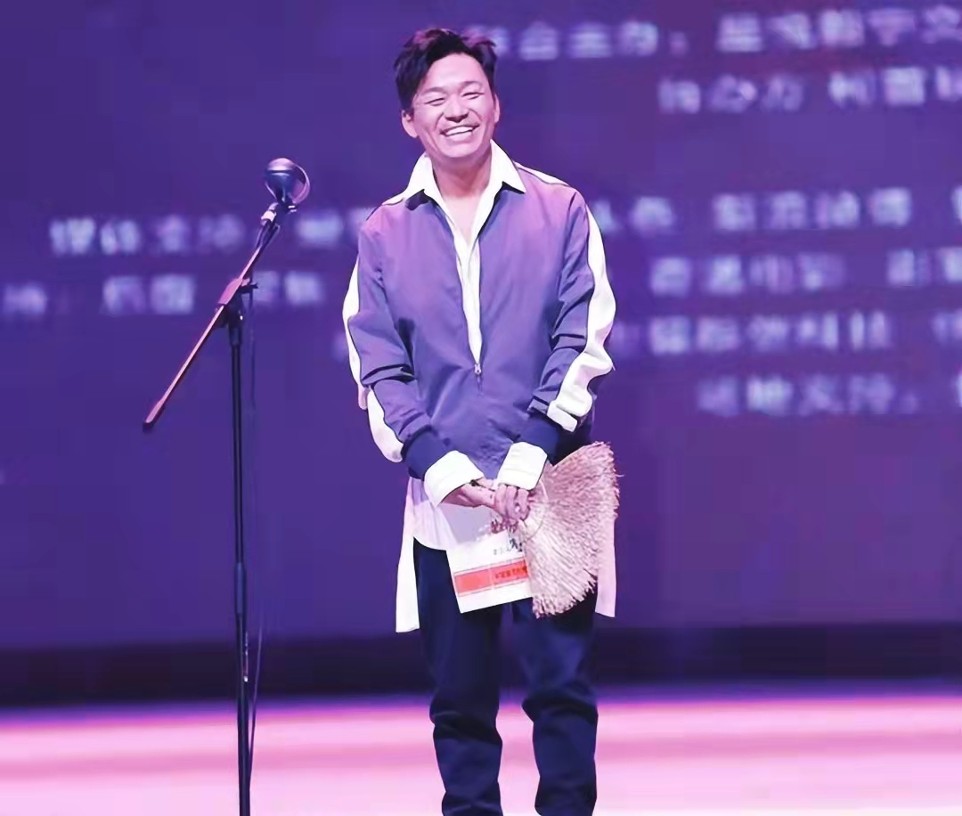 "In the Octagonal Cage" broke 800 million at the box office in 4 days after its release. What is ...