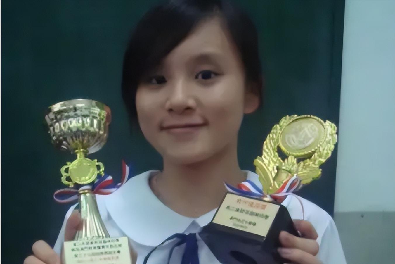 Rong Yunlin: She became a household name when she sang "Song of the ...