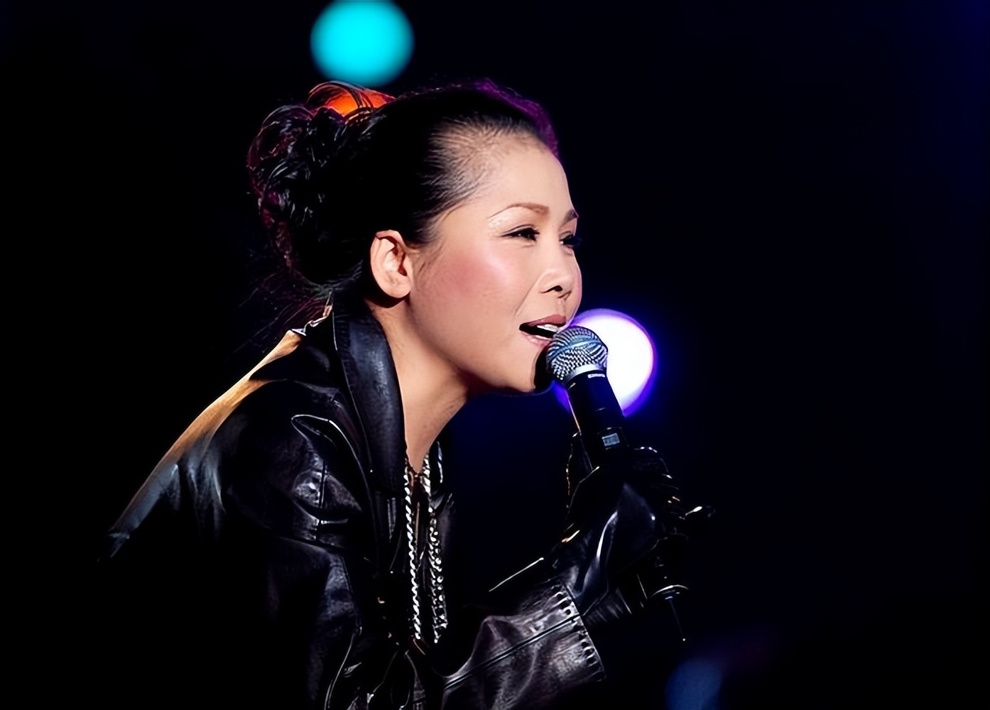 The former "No. 1 singer" suddenly retired, leaving the public puzzled ...