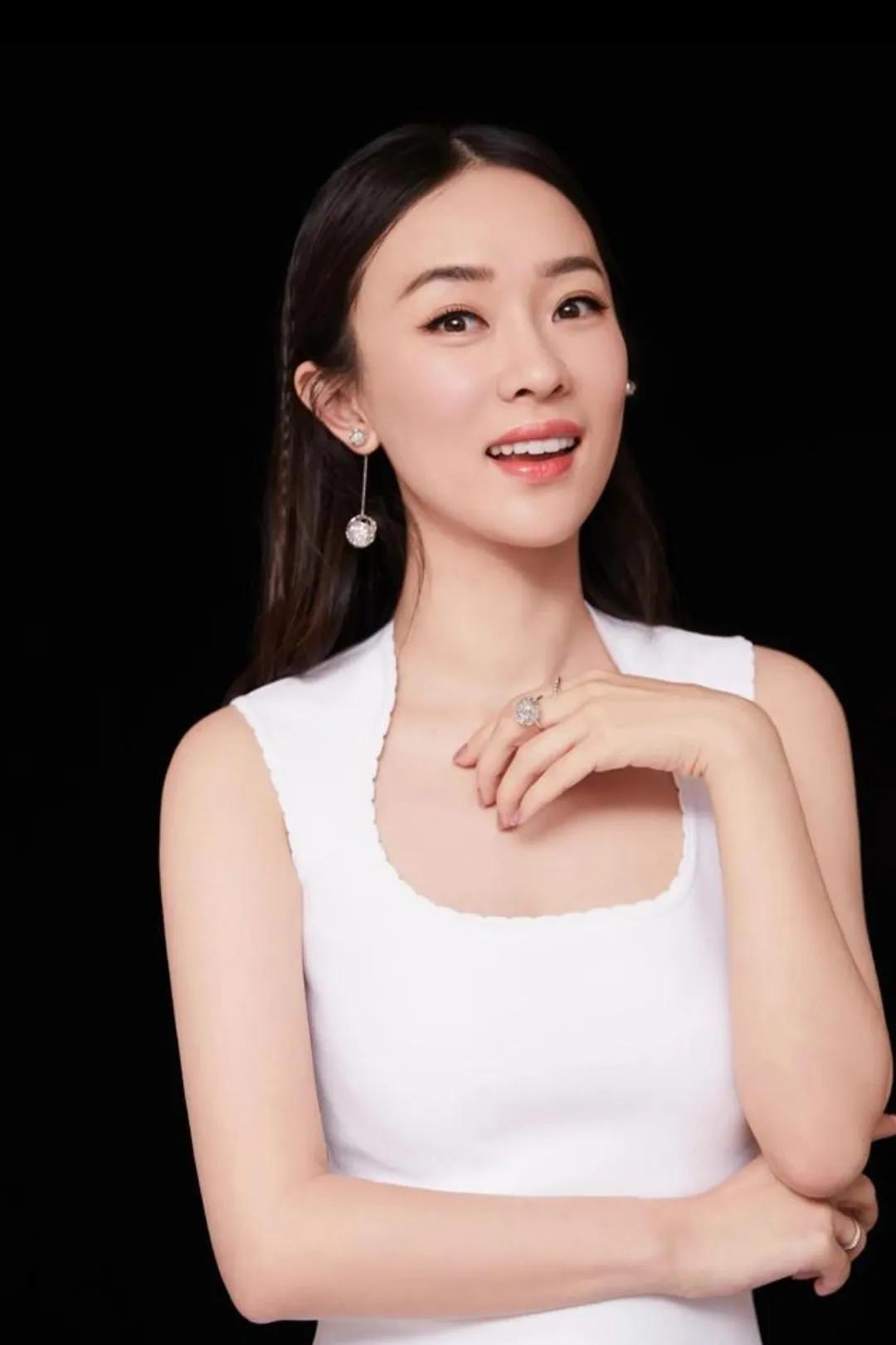 Huo Siyan's stunning photo - iMedia