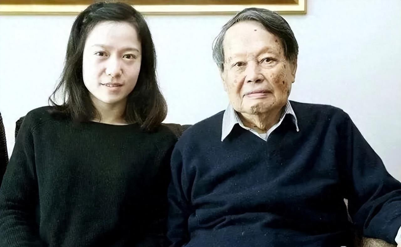 Yang Zhenning, the winner in life, "cannot help himself" in his later years! Weng Fan surprised ...