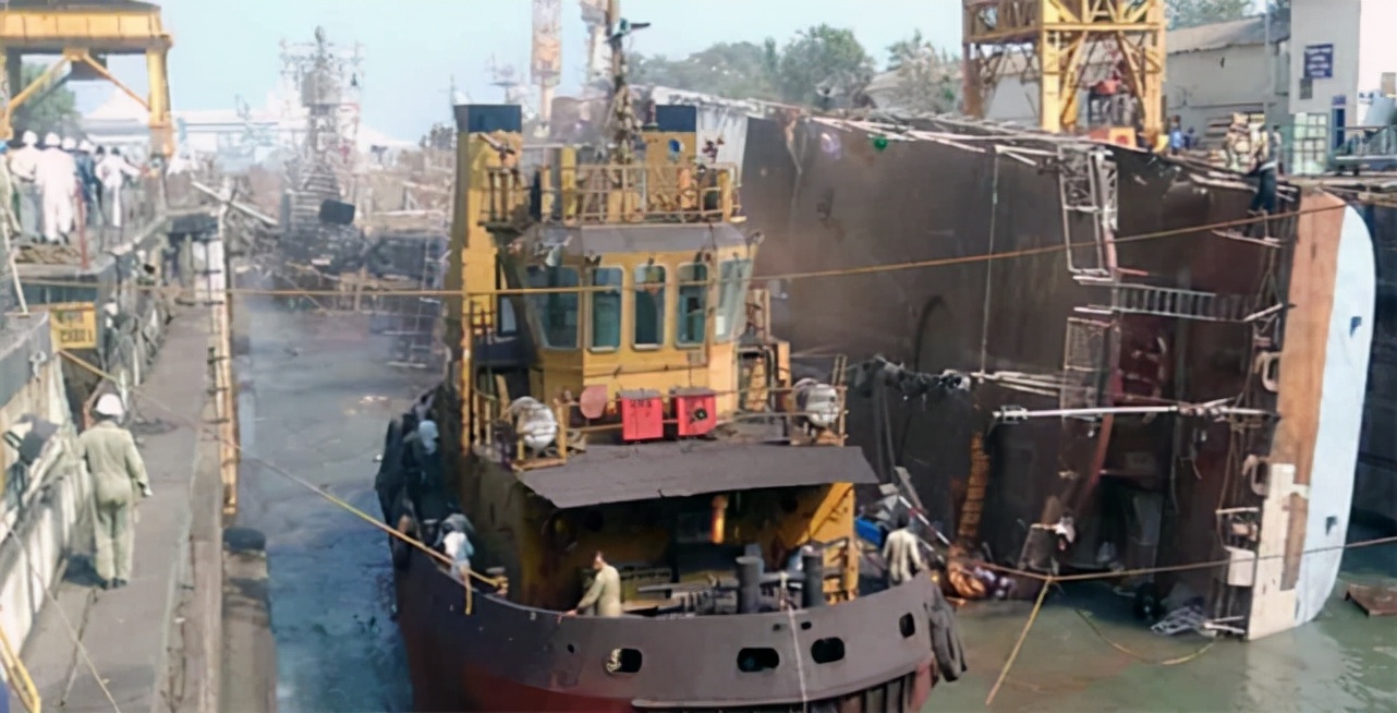 Something happened to the Iranian navy!The latest stealth warship ...