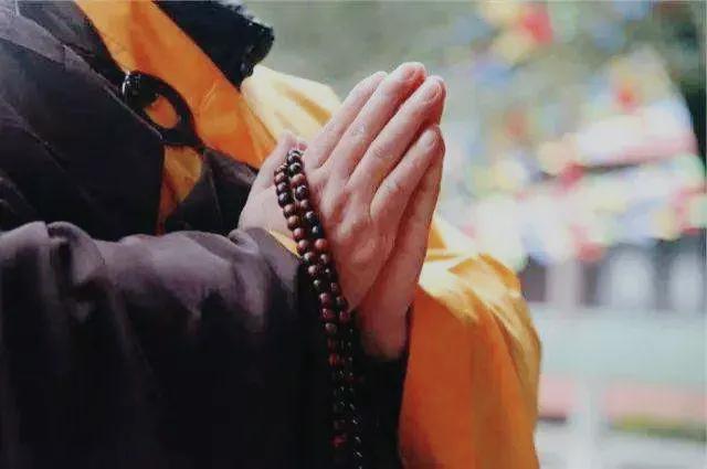 Buddhist etiquette - iNEWS