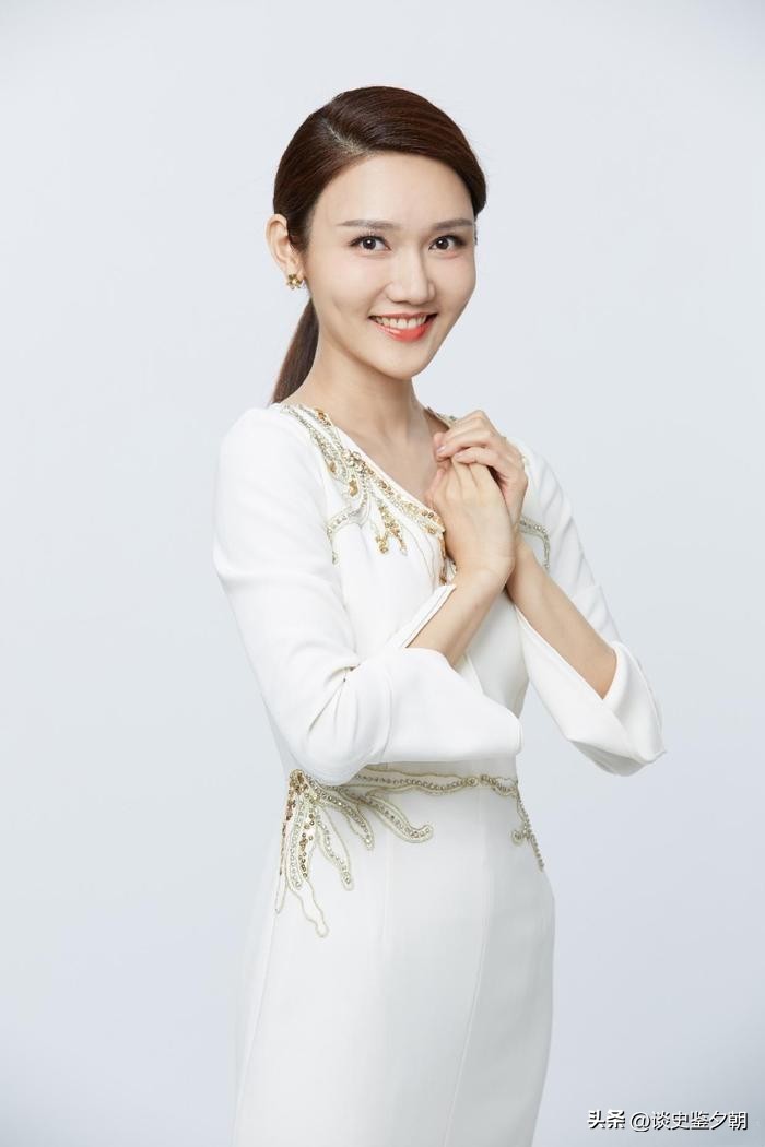 33-year-old CCTV anchor Long Yang: Self-disclosure is "Moonlight Clan ...