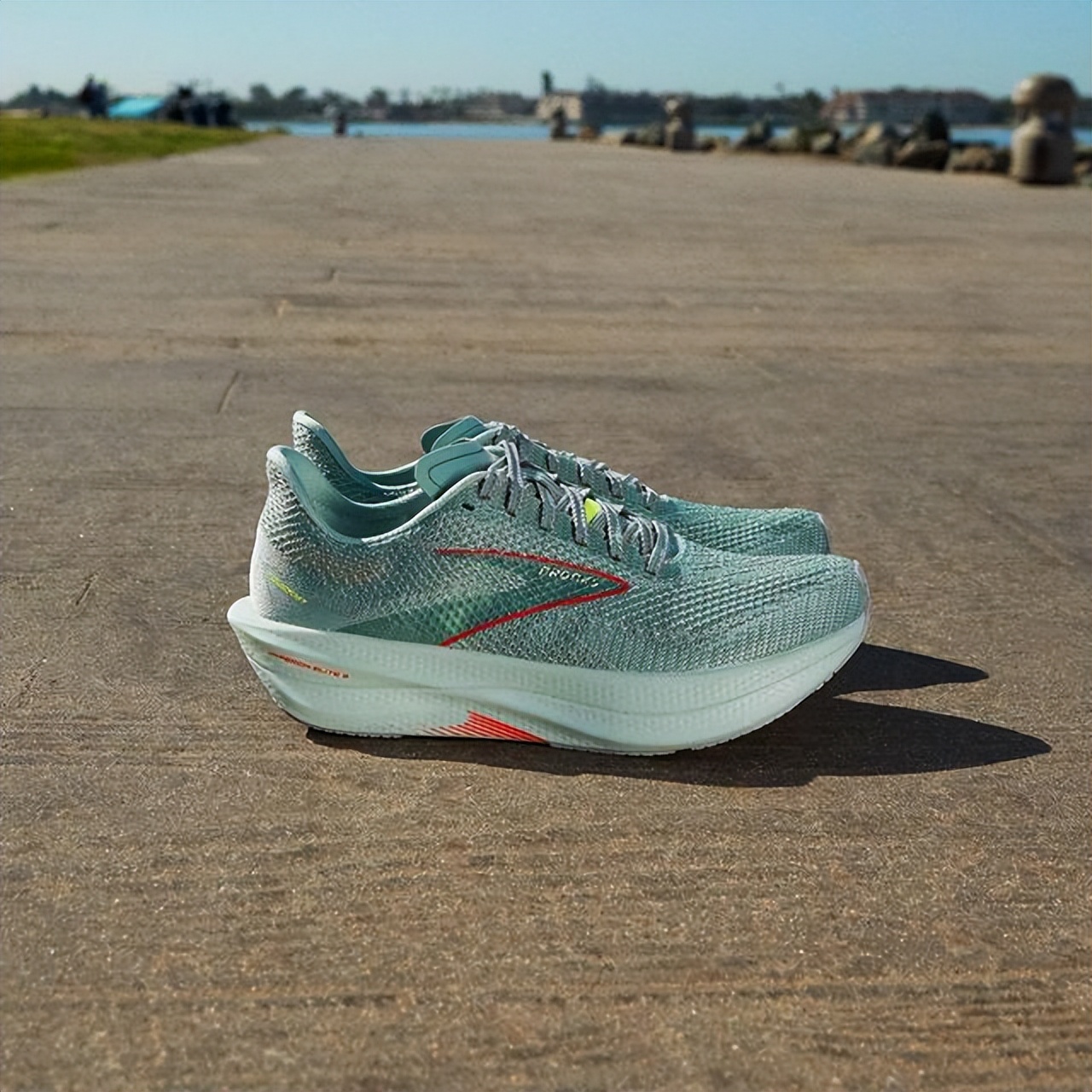 Nitrogen injection technology, extraordinary speed!Brooks Brooks ...