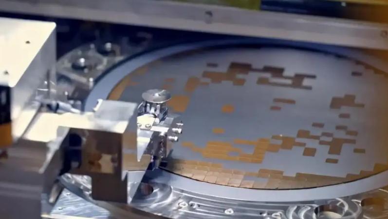 There is news from Canon in Japan that the new lithography machine will ...