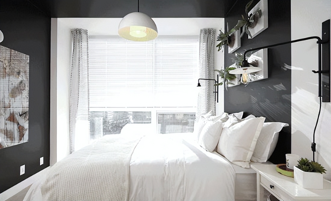 The 10 square meter bedroom is decorated in this way to make it look ...