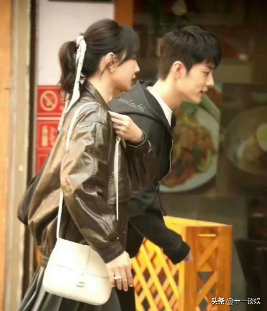 "The Sun with Me" is officially finished, Xiao Zhan hugs Bai Baihe in ...