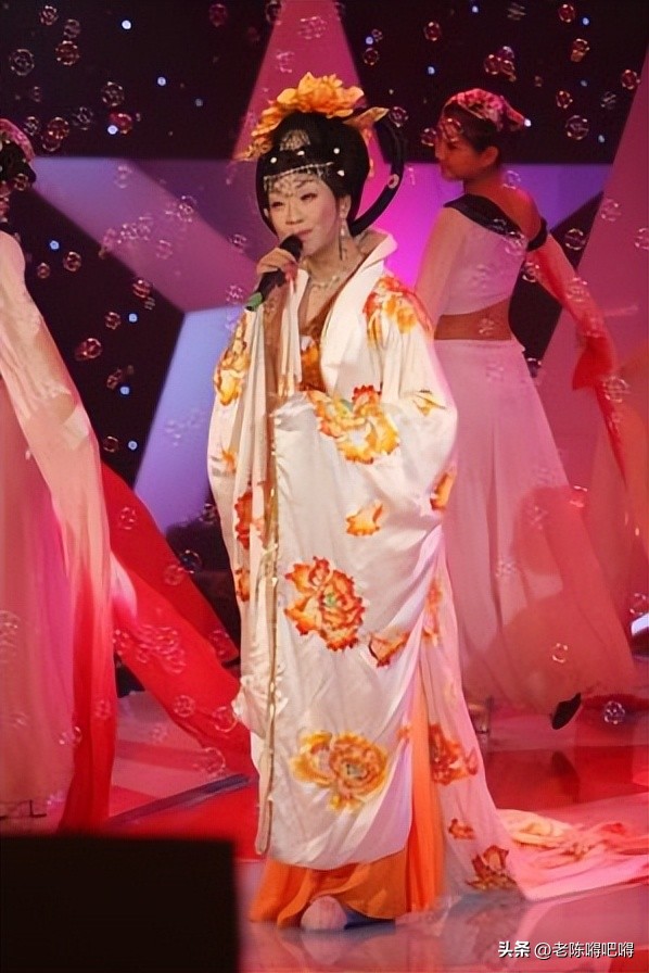 Li Yugang participated in the wedding and sang about the drunken ...