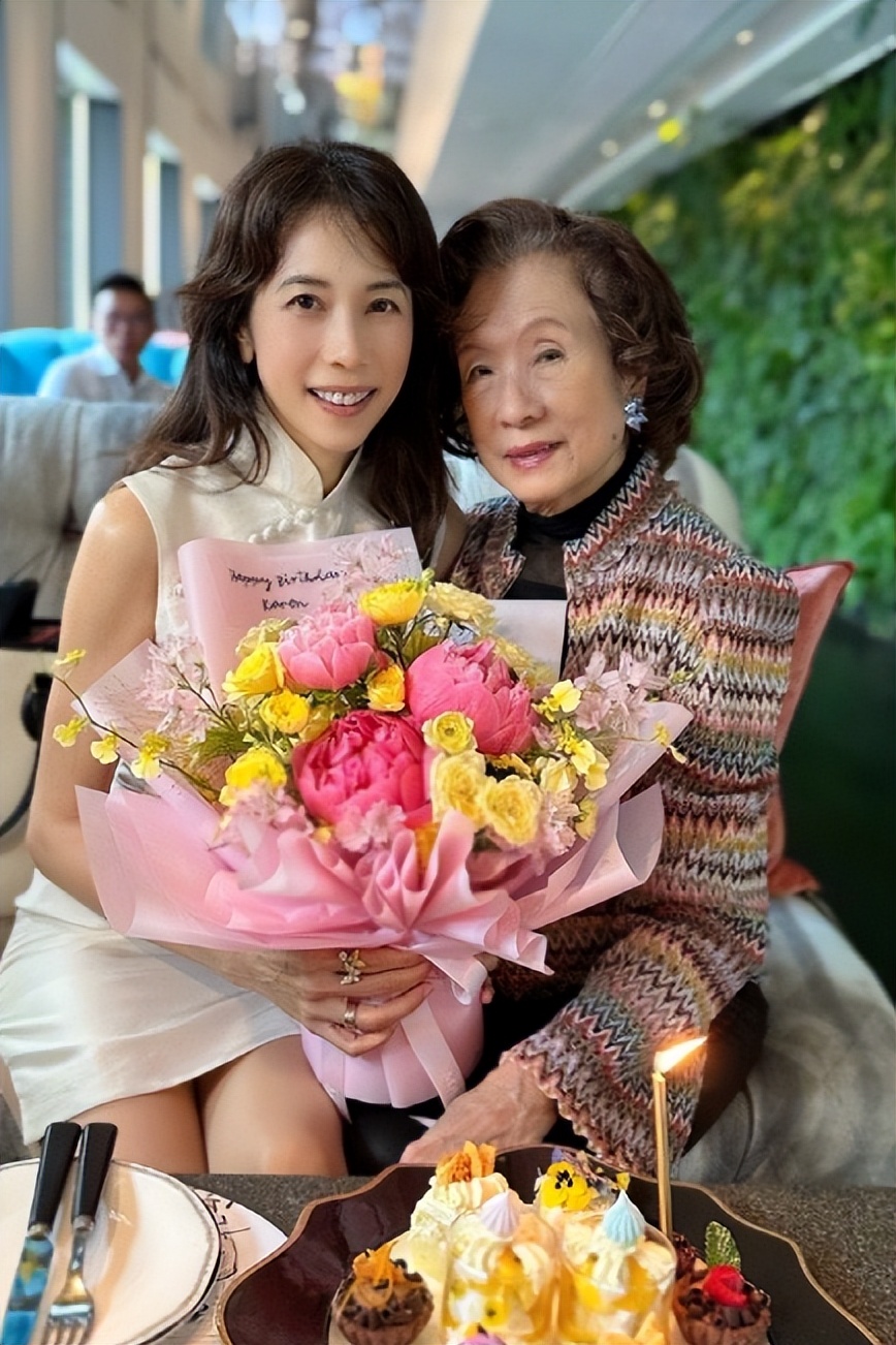 Mo Wenwei's mother is familiar with her! Leslie Cheung called her the ...