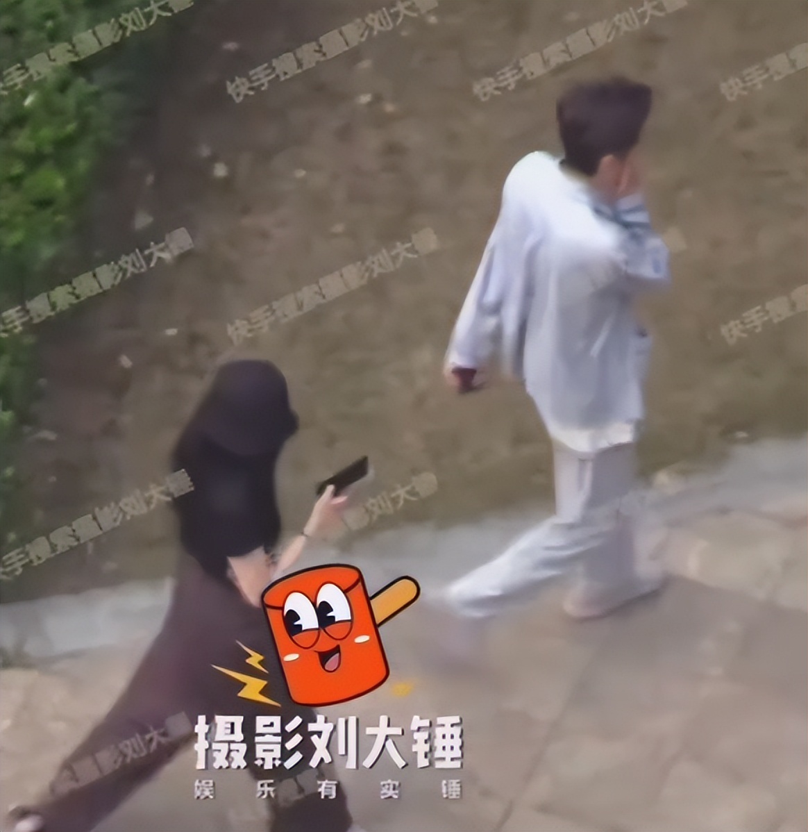 Bailu Zhang Linghe's suspected relationship was exposed. He stayed at the man's house many times ...