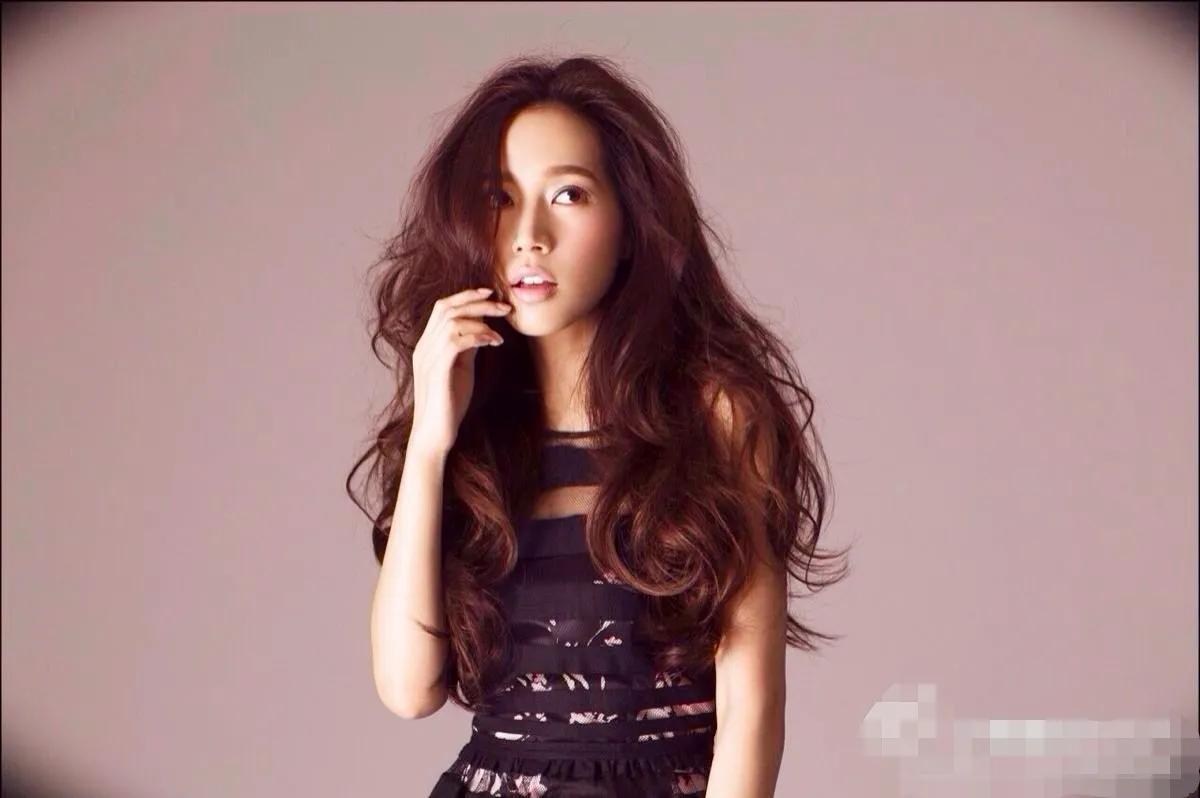 Chinese-German mixed-race model, with a great body and appearance - iNEWS