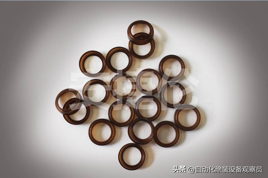 How to achieve rapid batch spraying of battery cap seals? - iNEWS