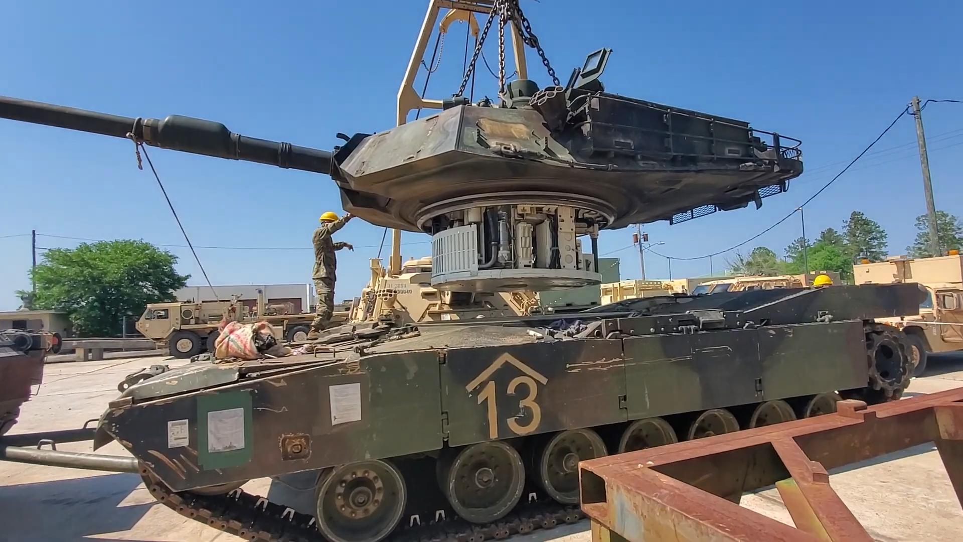If the turret rotates infinitely, won't the wiring inside get kinked ...