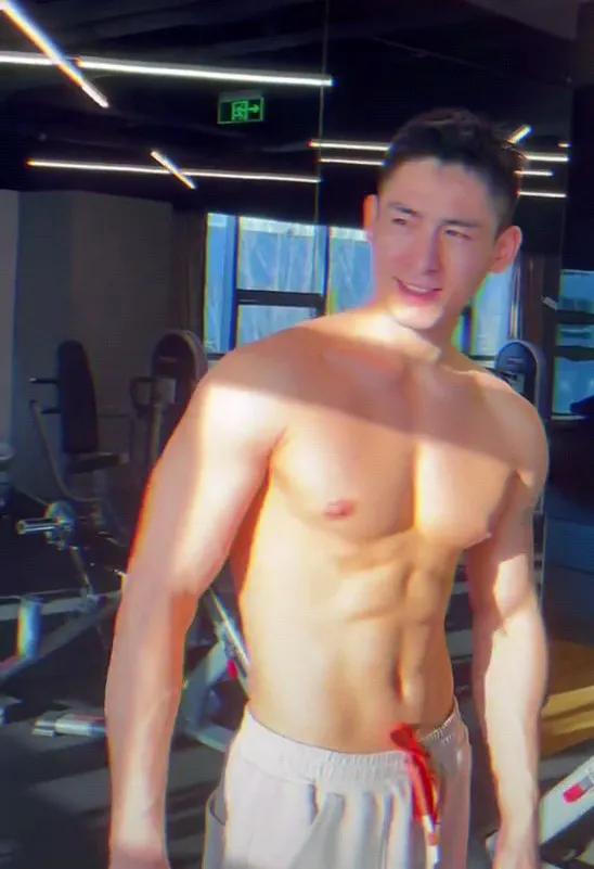 Male model photo (6): A male model who takes a photo - Guo Qiubo - iNEWS