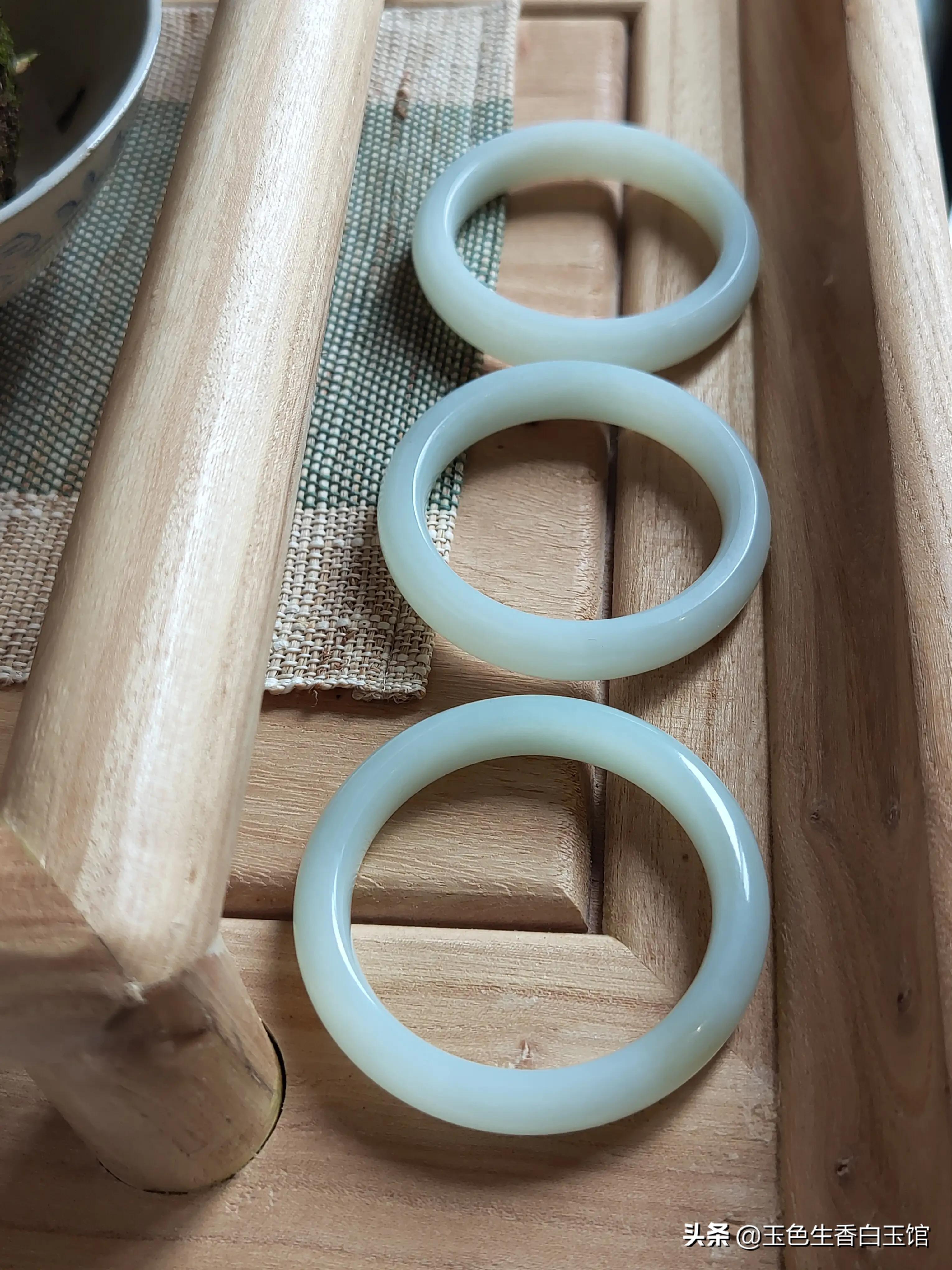 Three small circle mouth Gao Qingbai Hetian jade bracelets - iNEWS
