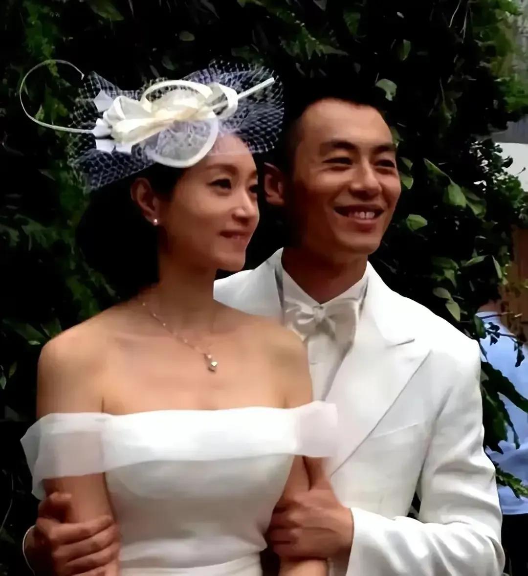 Zhu Yawen was accused of not abiding by masculine morality, and hugging a female makeup artist ...