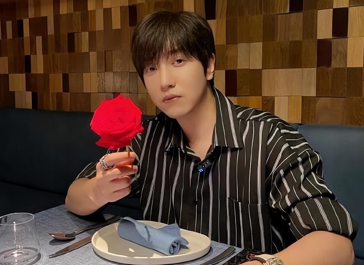 Bai Bing exploded his life experience, used to like his down-to-earth ...