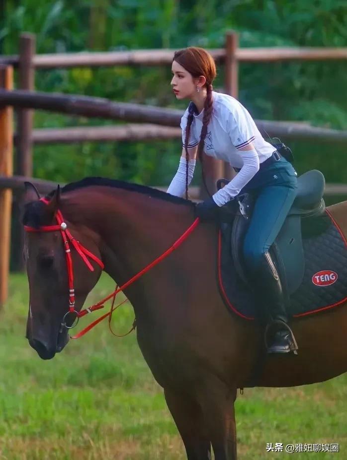Hanikezi is so beautiful, riding a horse is so sassy - iMedia