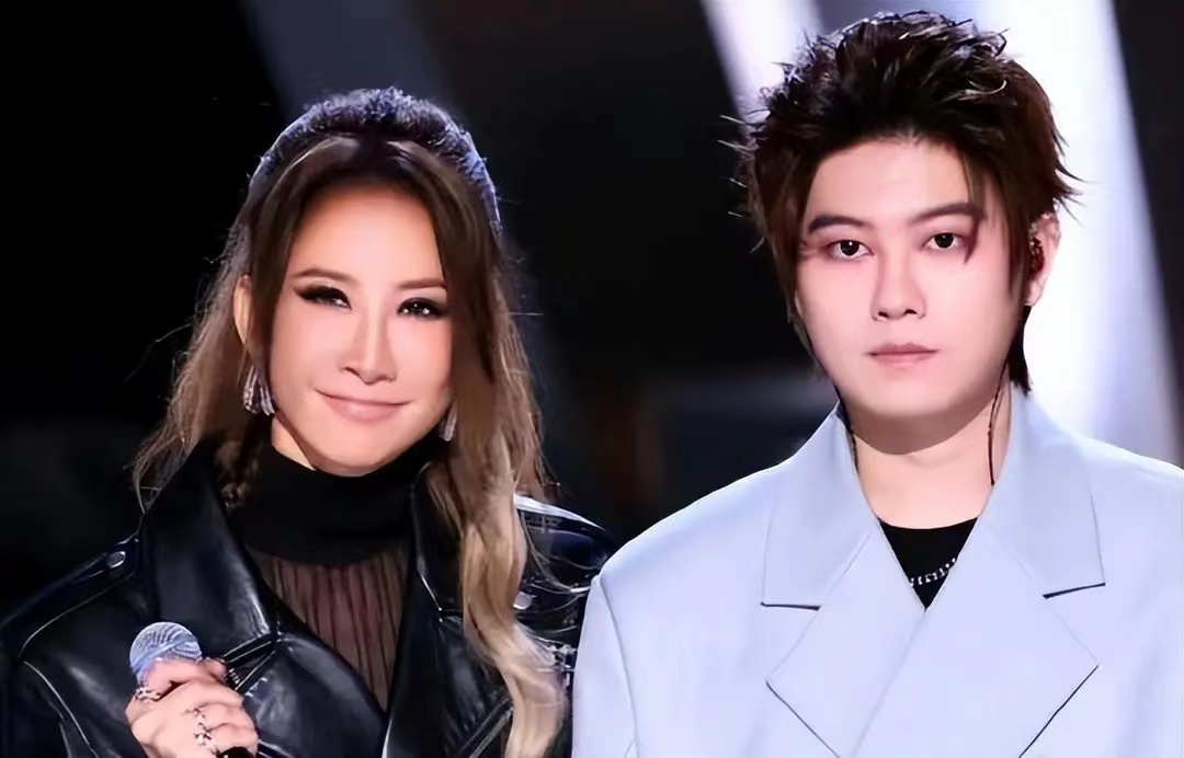 Hot search first!Coco Li deleted all Weibo of "The Voice" and posted ...