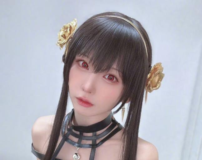 Reincarnation without a job: Enako's Luo Qixi COS photos are hotly ...