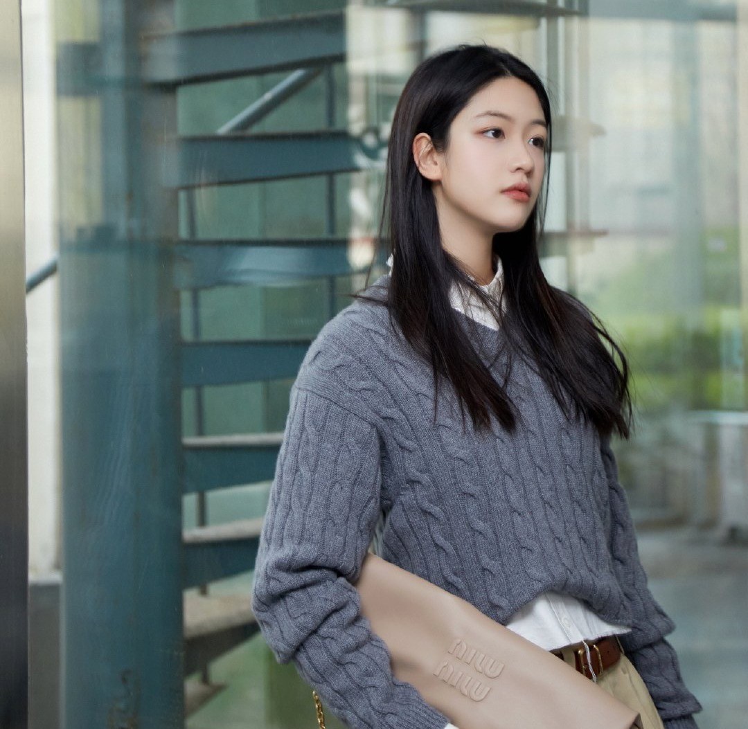 After playing Huang Lei's "daughter" and playing the heroine of "My ...