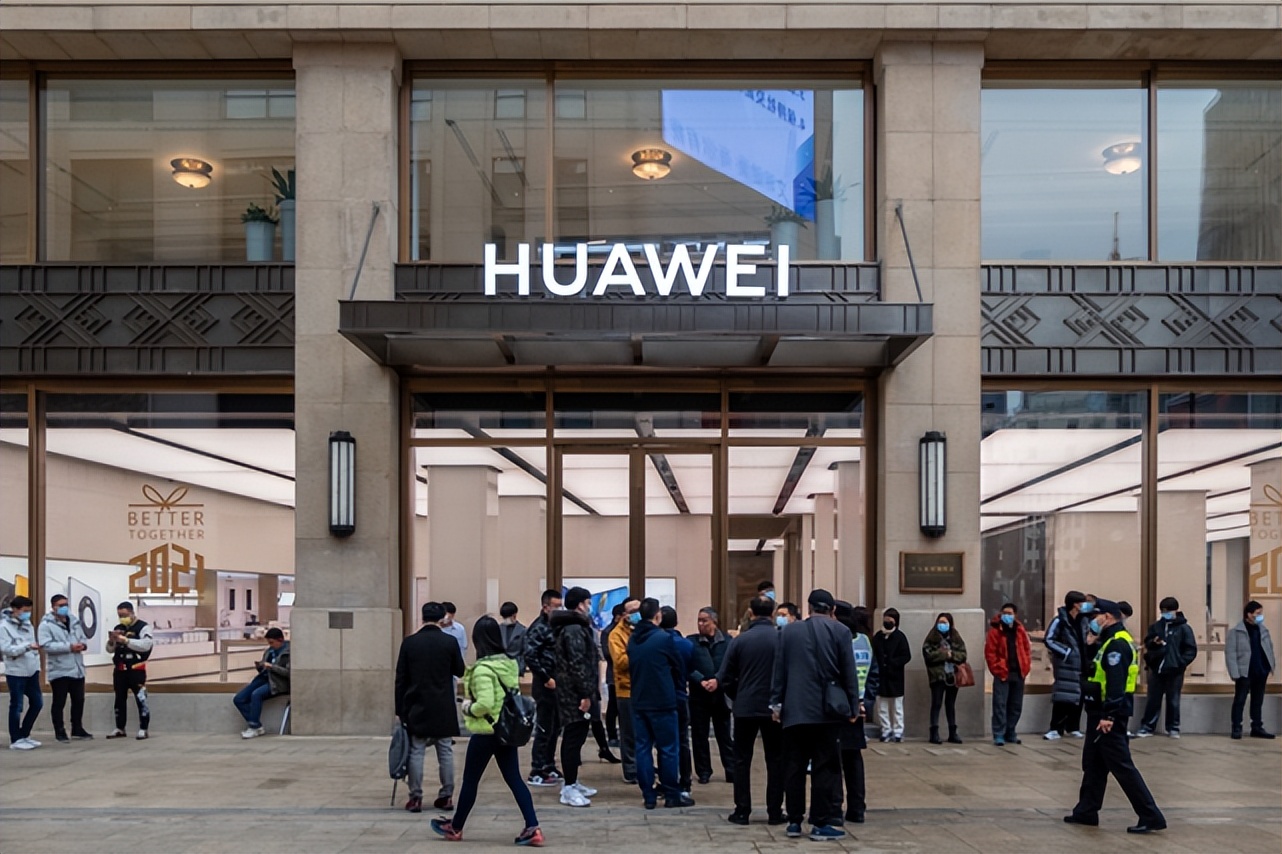 The road to innovation is long, ten years of hard work!Huawei Mate50 ...