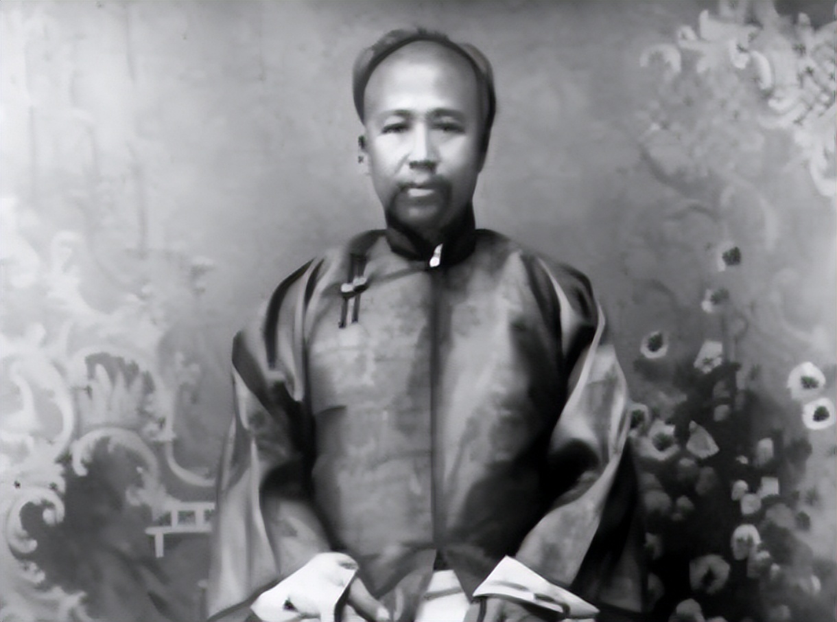 Kang Youwei wrote a pair of 8-character marriage couplets. Everyone was ...