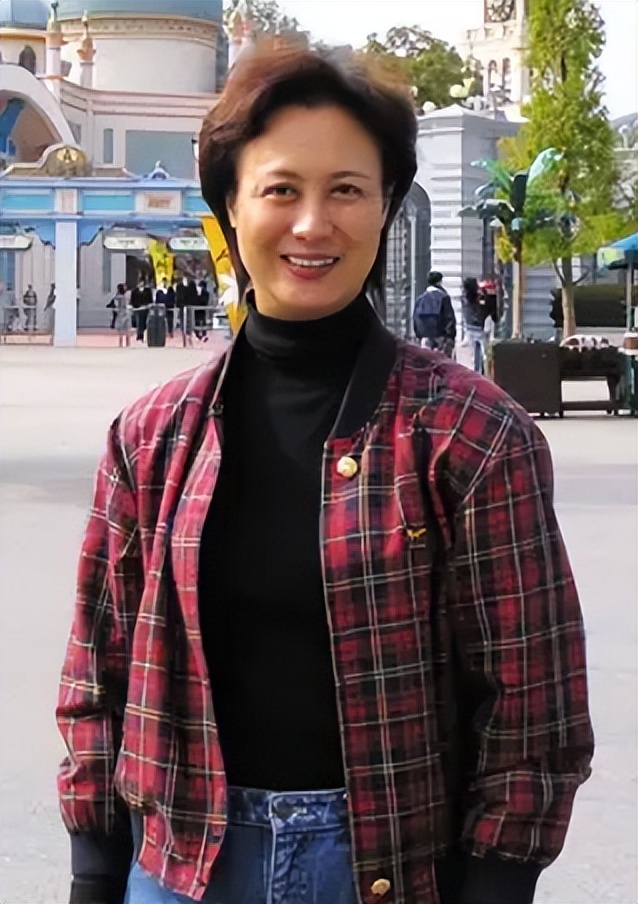 Bo Han passed away 10 years ago. Before his death, he entrusted his son ...