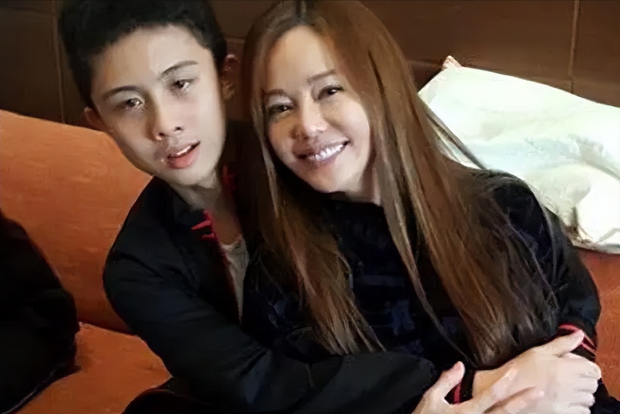 Breastfeeding for 12 years and sharing the same bed for 15 years ...