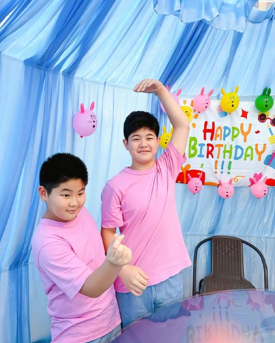 Hu Ke's family portrait is 12-year-old An Jiqing gave birth to two sons ...