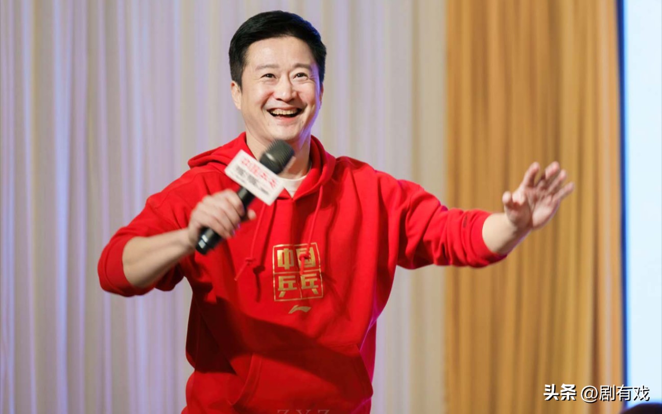 That night, Wu Jing saved the gun for Liu Hao, tearing away the snobbish eyes of the ...