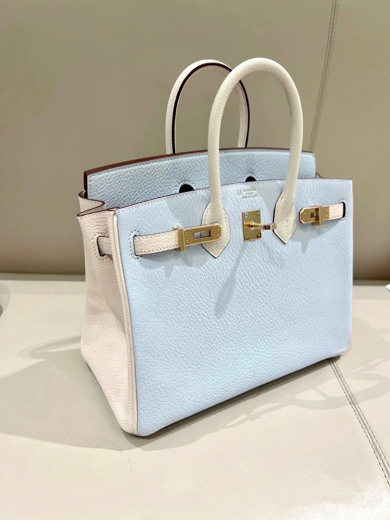 Which color matching bag is the best - iMedia