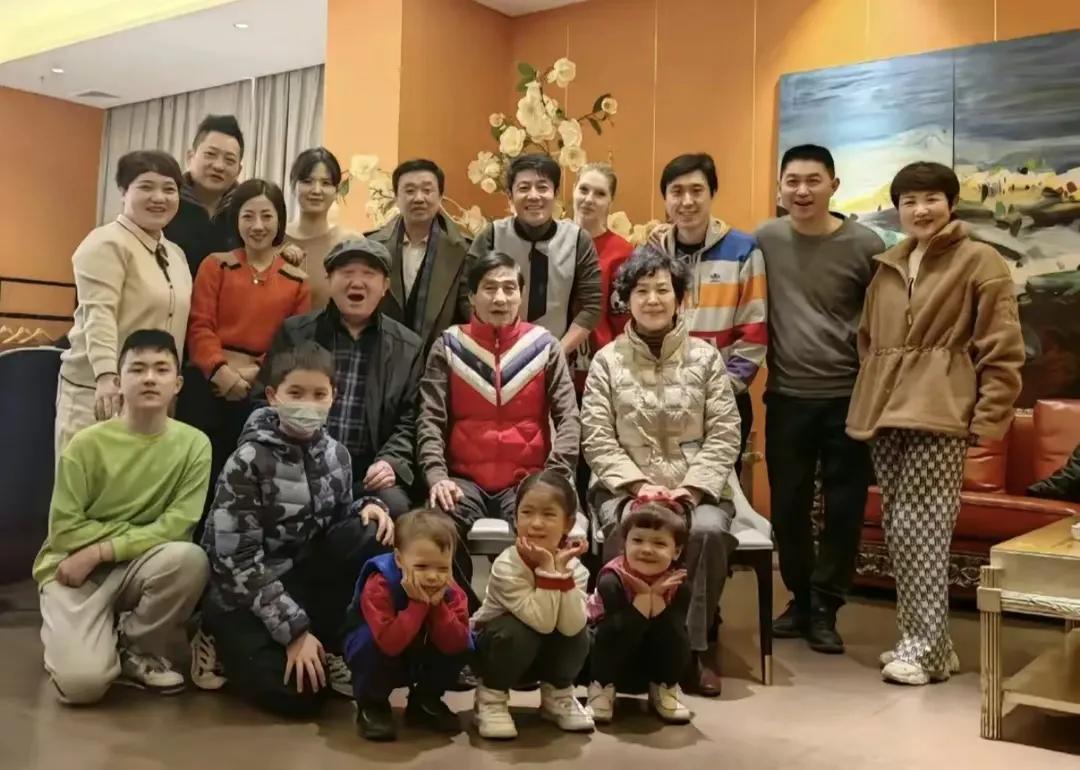 Sa Beining's family portrait is exposed, his wife Li Bai is the most ...