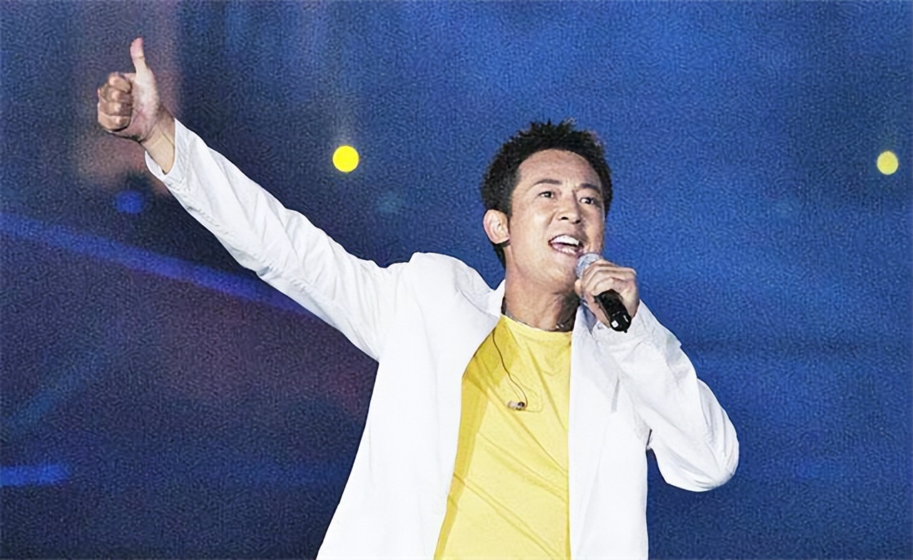 Wang Zhengzheng has a charming magnetic voice. A recent photo of his ...