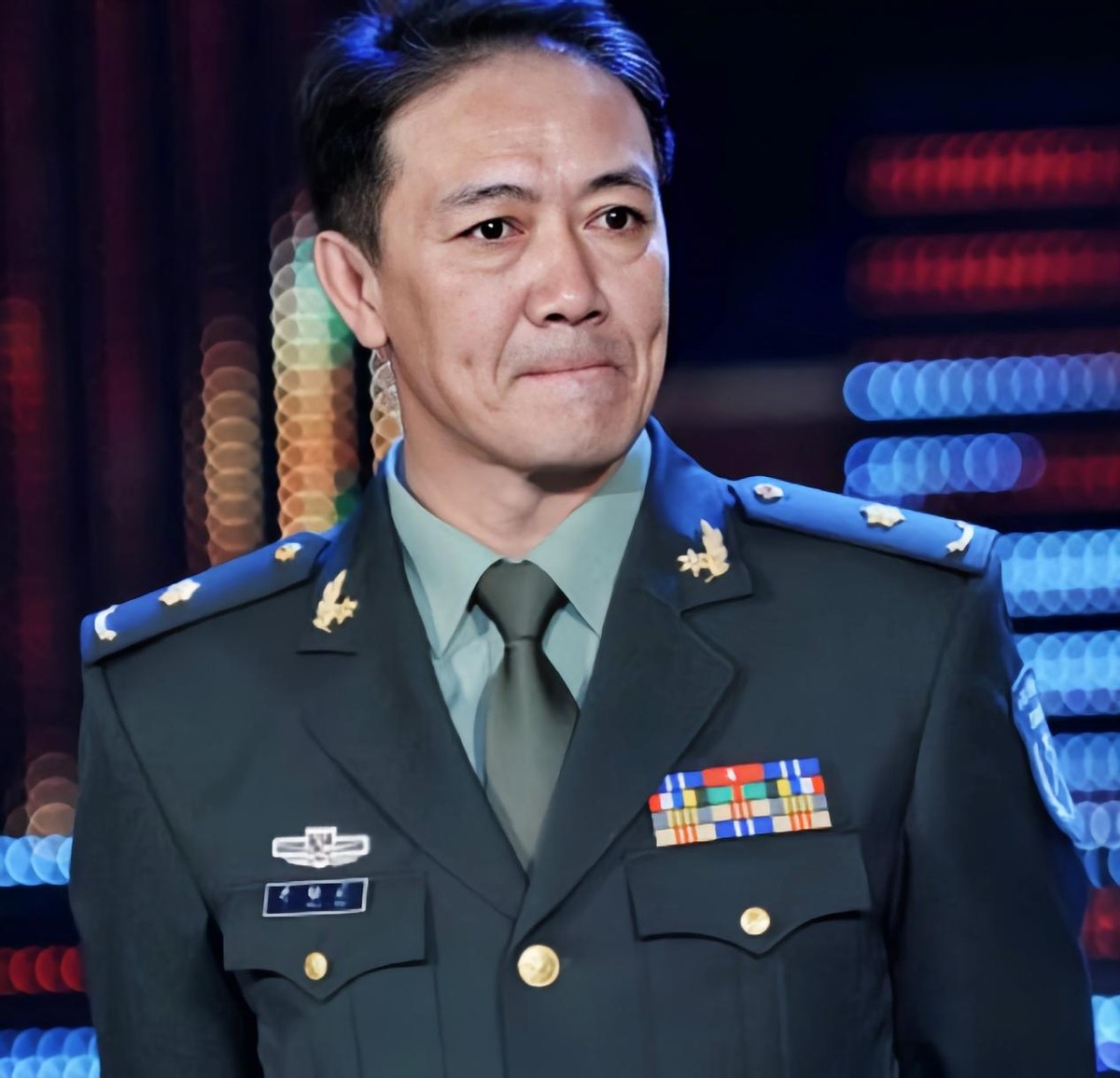 Li Youbin: After he became famous, he abandoned his wife and was hated ...