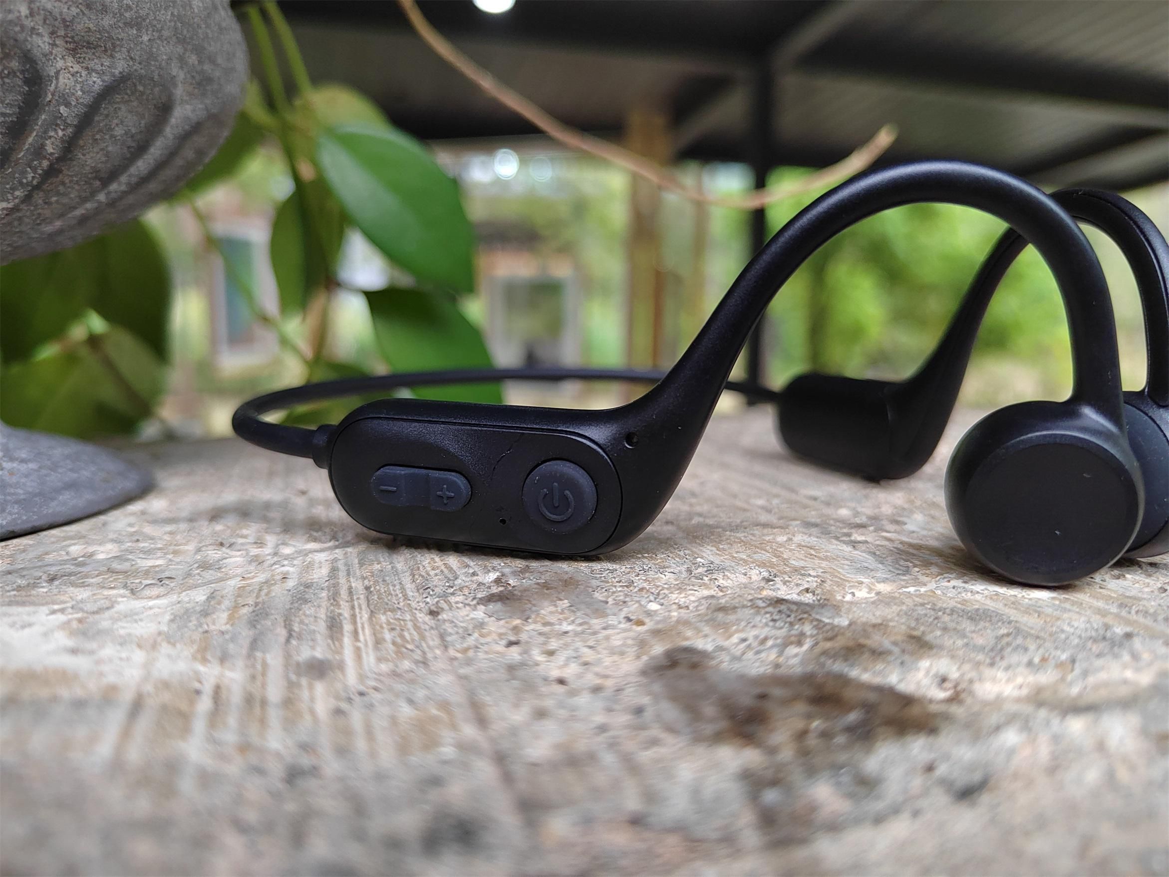 The miracle of music in the swimming pool—Yongyuan Y12 bone conduction ...