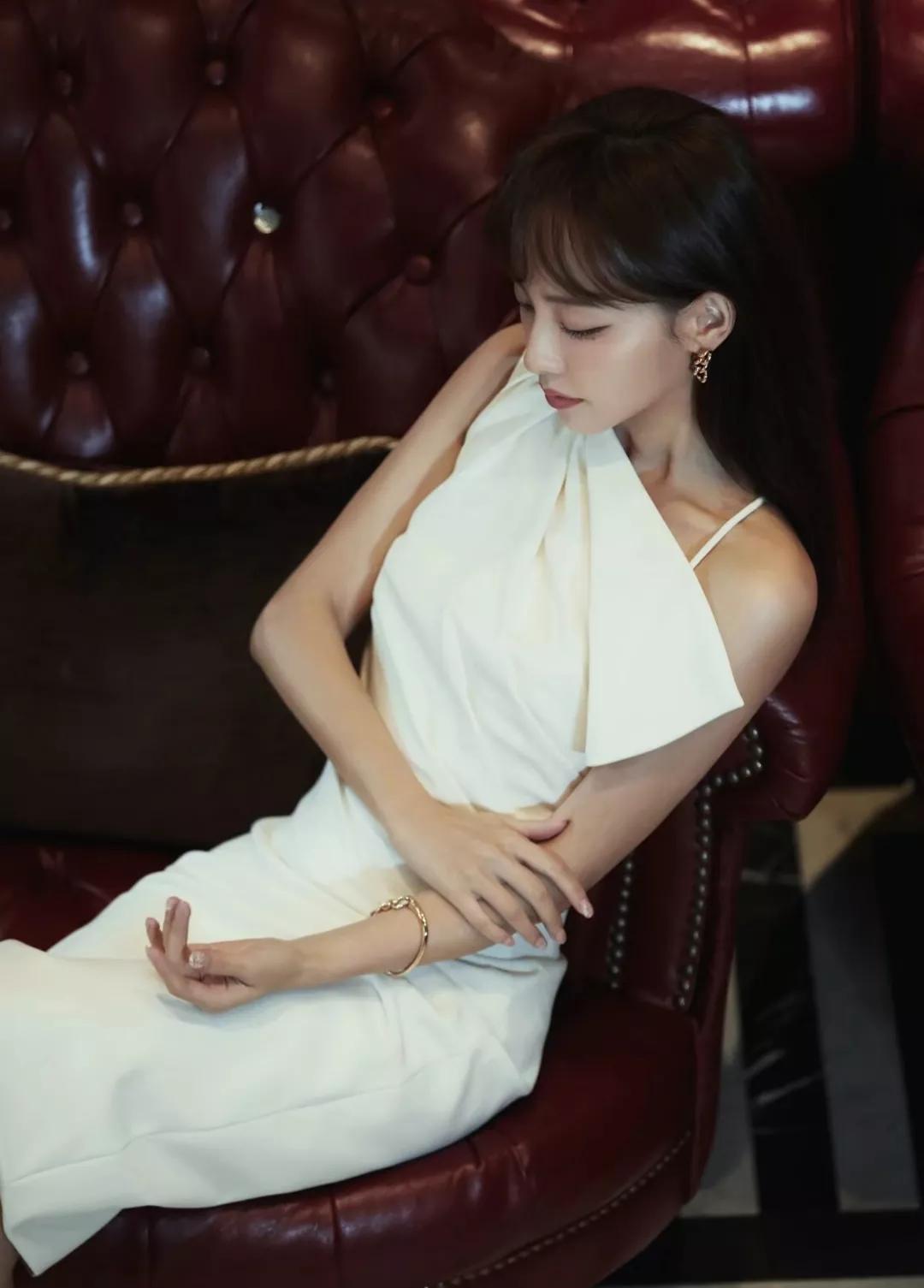 Celebrity photo, beautiful actress Zhang Jia Ni - iNEWS