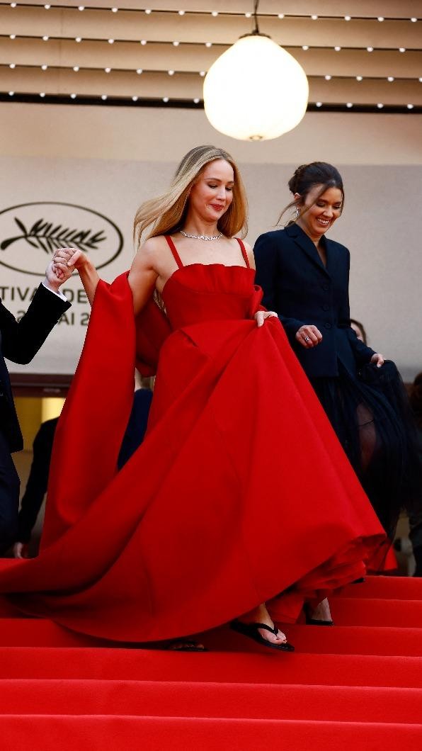 The Oscar queen dragged the red carpet in black pincers! Super shocking ...