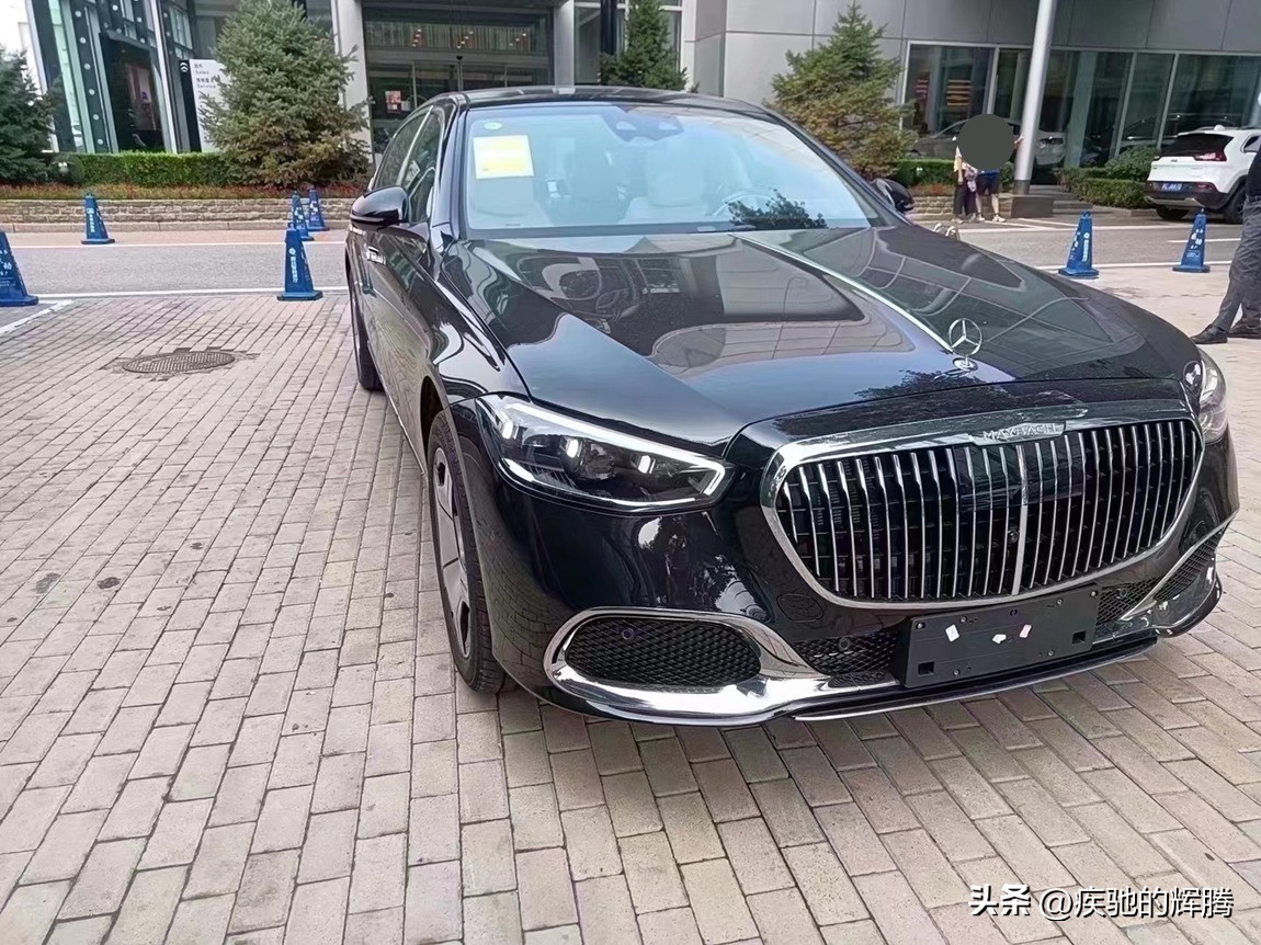 The same 3.0T engine, Audi A8L Horch version and Maybach S480, which car is more aggressive ...