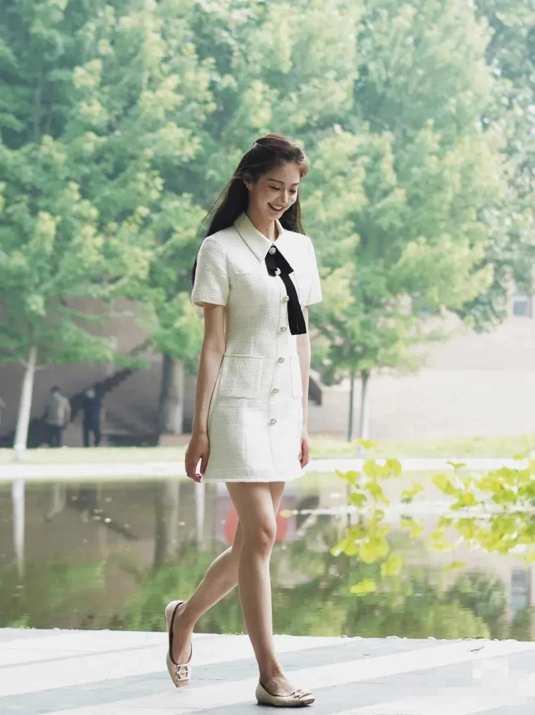 The latest photos of Feng Lin, the school flower of Communication ...