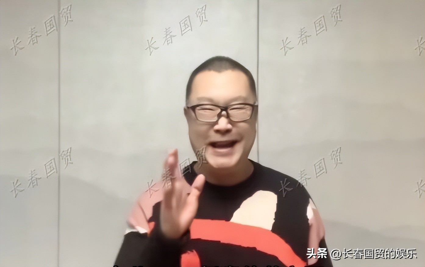 54-year-old singer Yin Xiangjie seldom shows up, his body is thin and ...