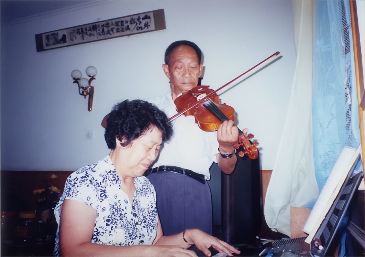 Learn from Yuan Longping and be a good seed - iNEWS