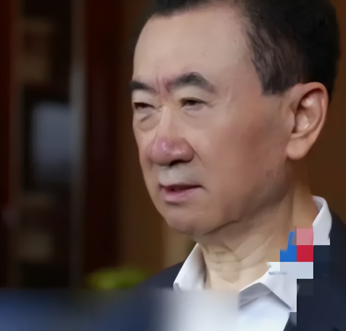 The recent exposure of Wang Jianlin's photos has caused concern! Dull eyes, red nose, sunken ...