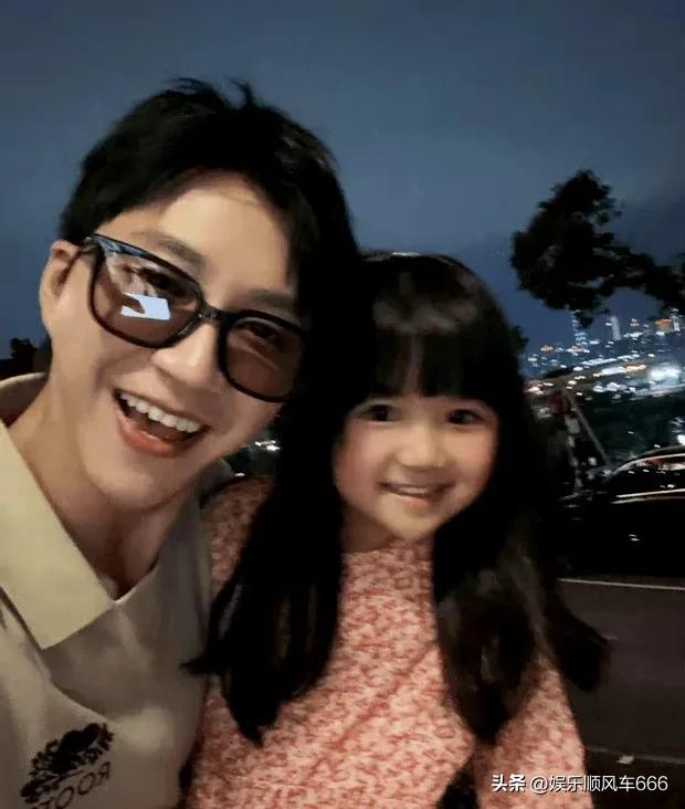 Jiang Hongjie rarely shared a beautiful photo of his daughter Aria. The ...
