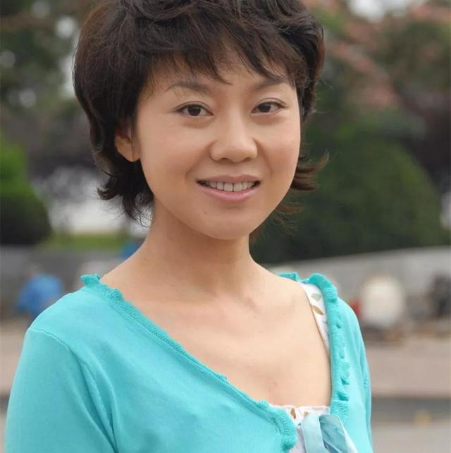 Thick lips, buck teeth, donkey face, obviously ugly but popular all ...